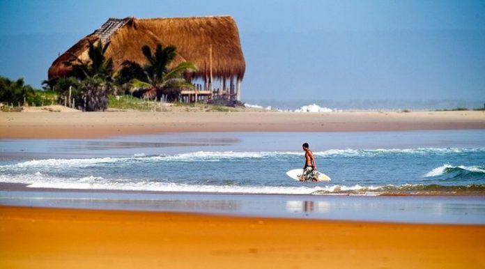 25 Mejores destinos para surfear del mundo (te enamorarás)